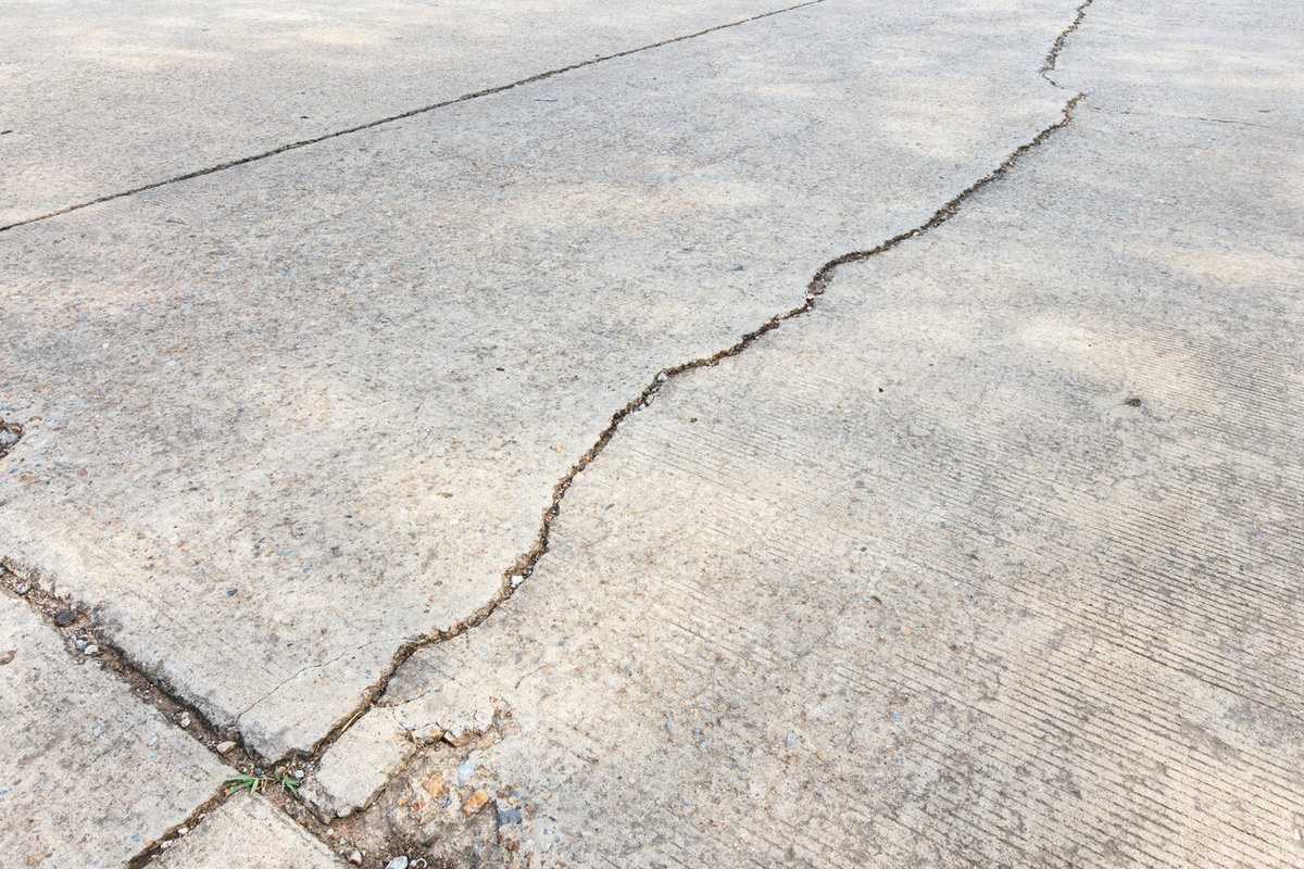 Homeowners Guide to Repairing a Damaged Concrete Driveway in 2024