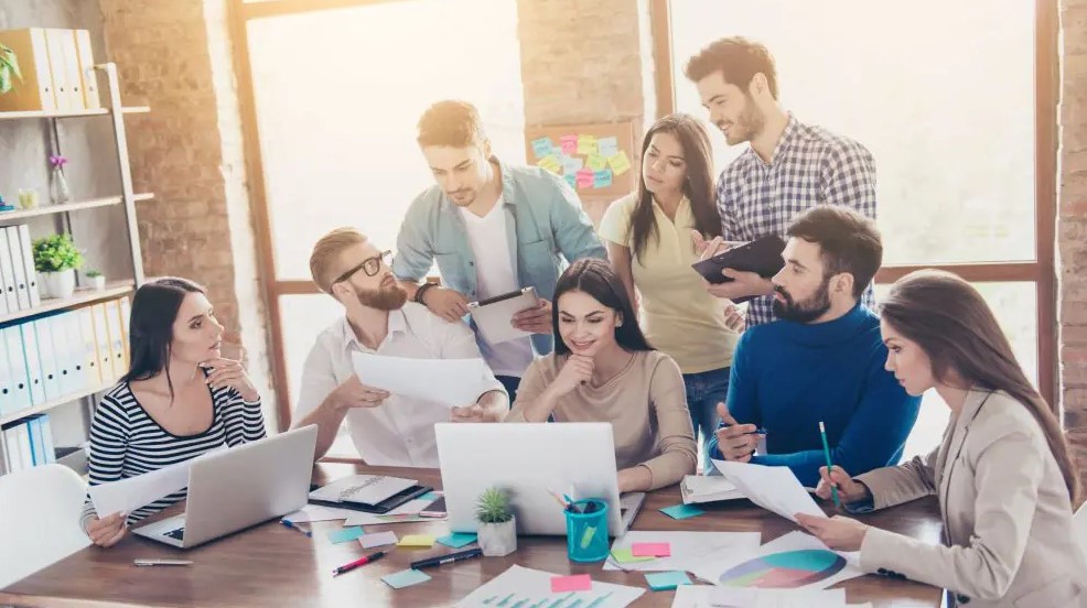 7 Tools You Need to Start a Business as a Student