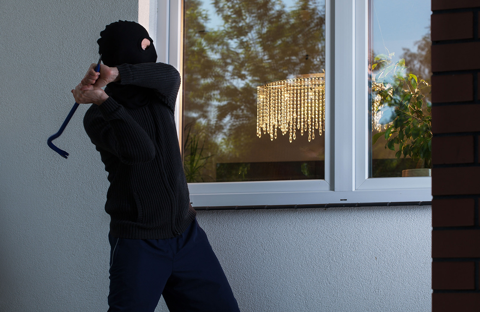 7 Crucial Ways to Burglar-Proof Your Windows