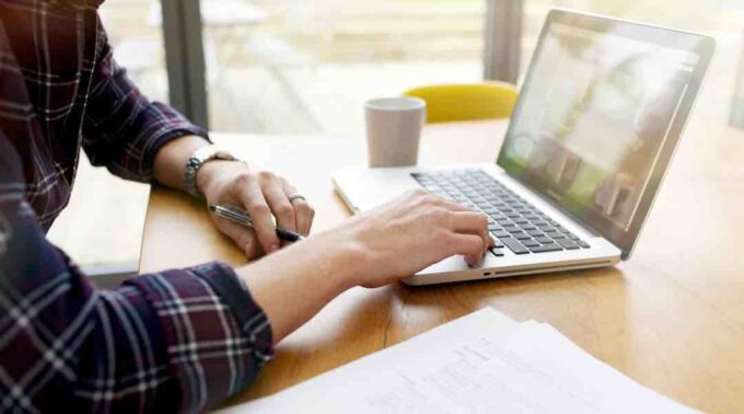 Demystifying The Common App Essay Prompts ─ A Comprehensive Guide