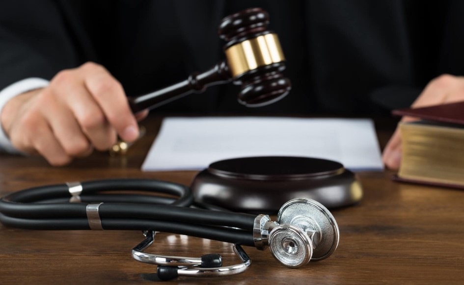 Reasons for Medical Malpractices & Role of Lawyer