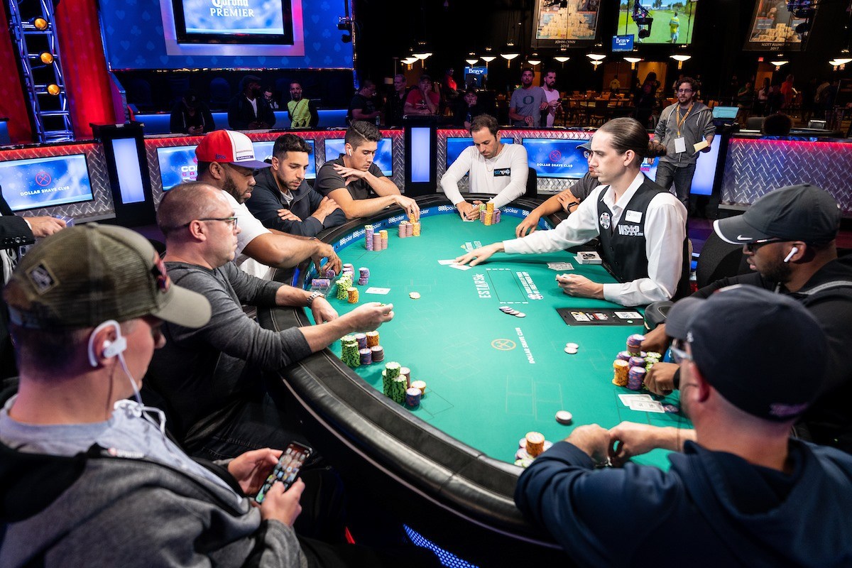 The World Series of Poker ─ A Comprehensive Guide for Professional ...