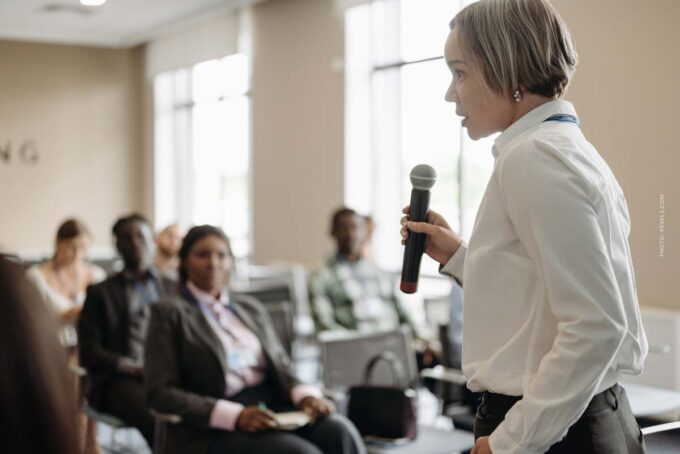 12 Tips for Choosing the Best Speaker Topics for Your Event